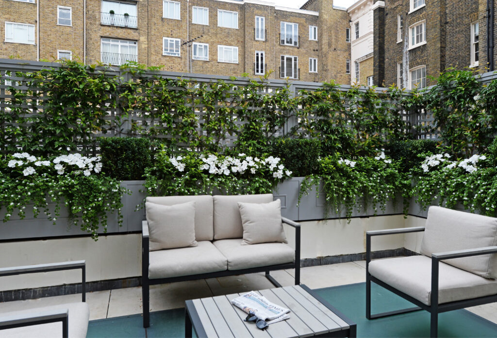 Courtyard Gardens - The Garden Trellis Company