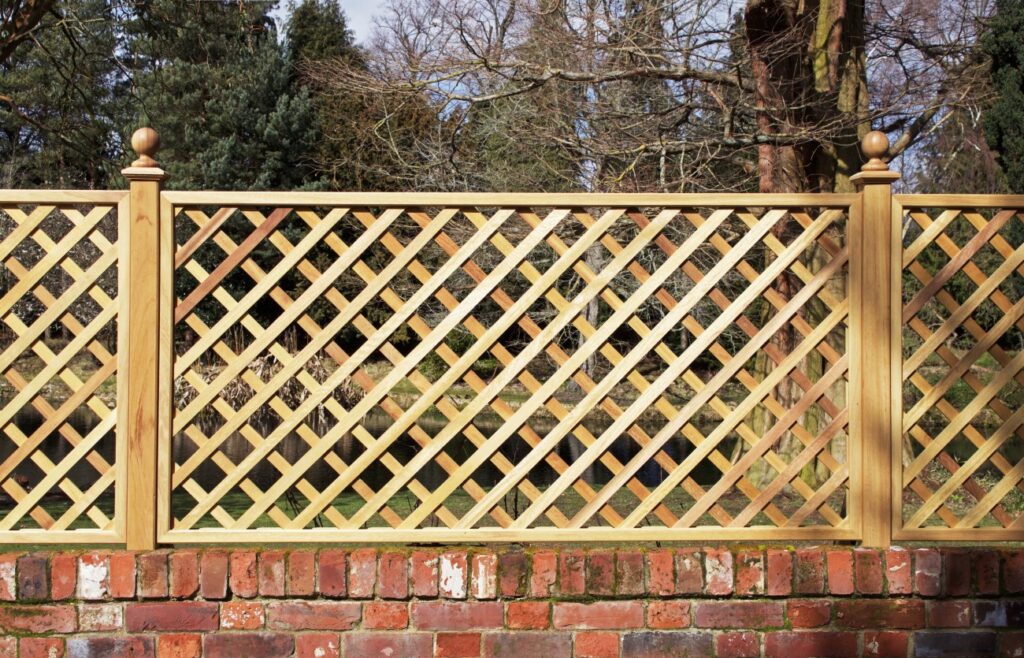 RHS Prestige Diagonal Trellis (68mm gap) - The Garden Trellis Company
